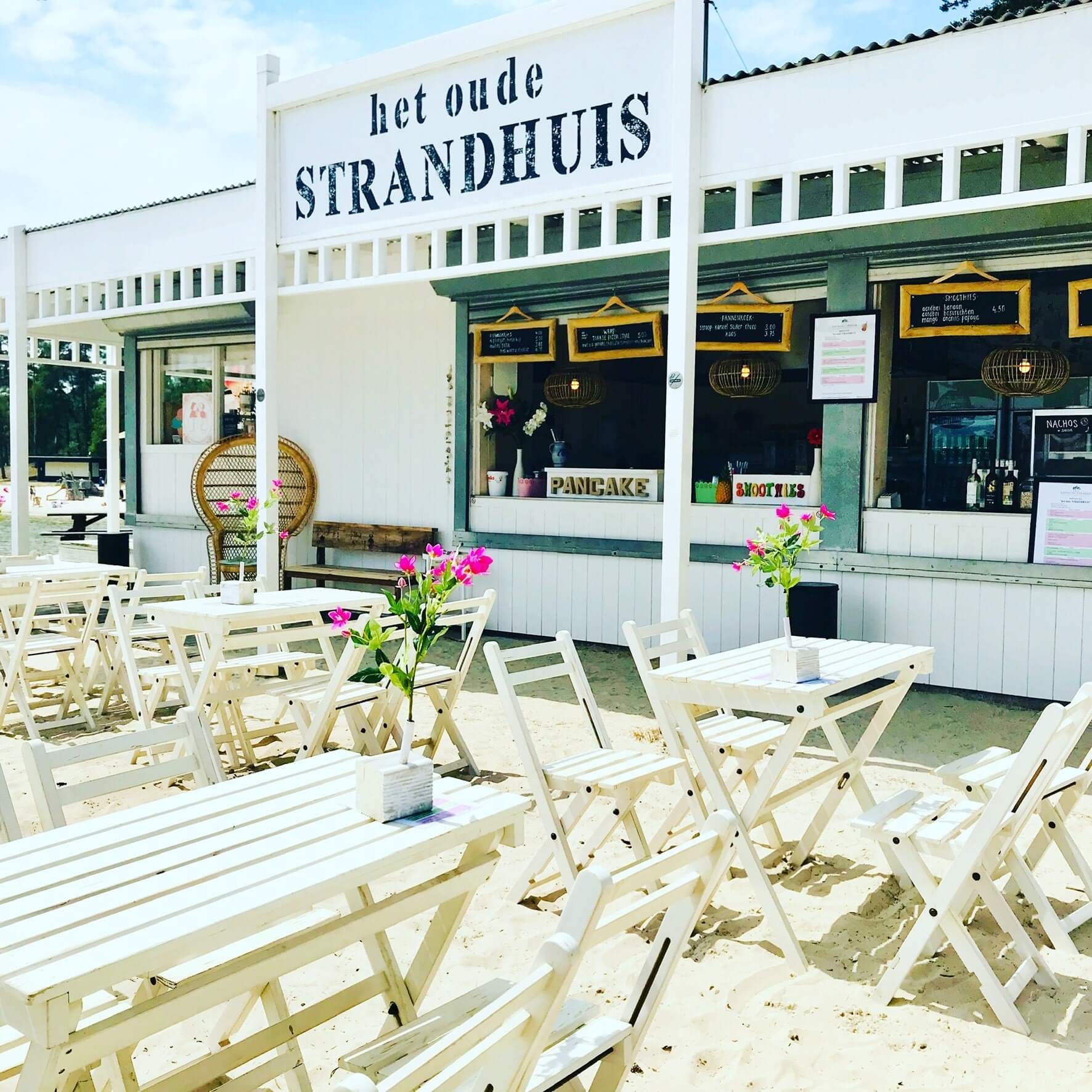 Geniet van een rookvrij dagje strand bij het Oude Strandhuis ...